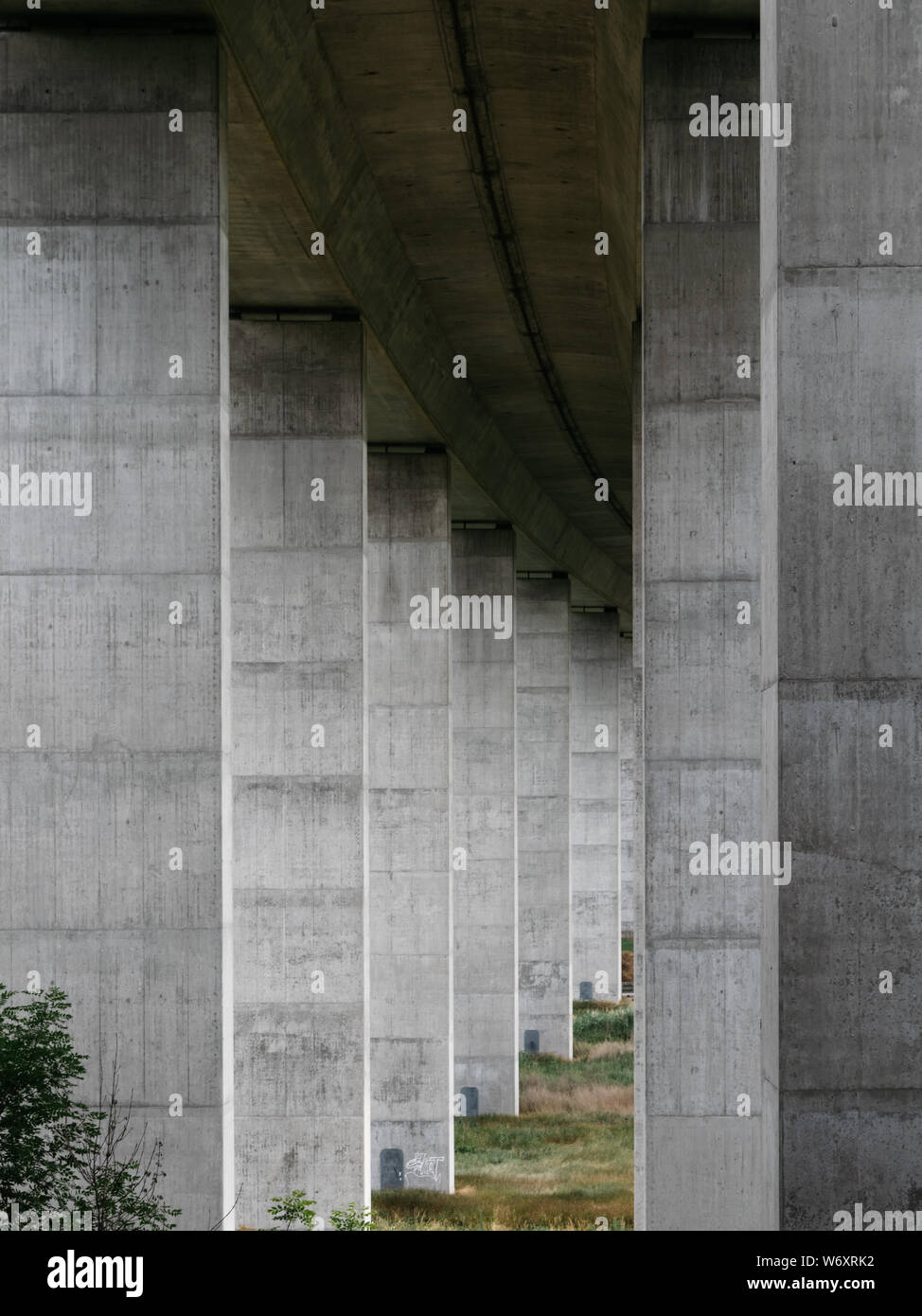 Concrete bridge door hi-res stock photography and images - Alamy