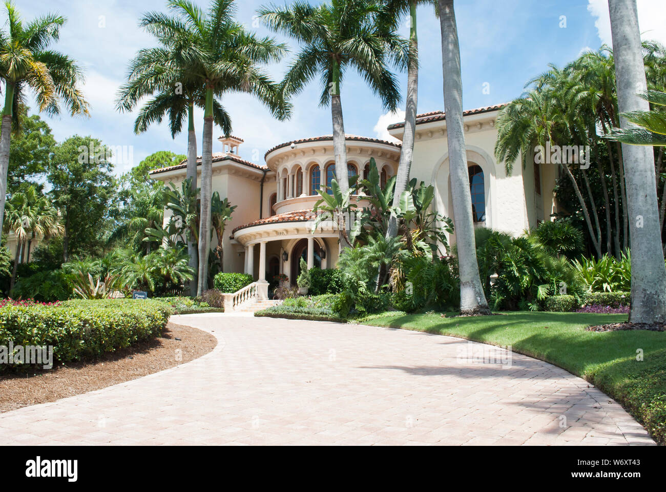 Rich home. Southern style of living Stock Photo - Alamy