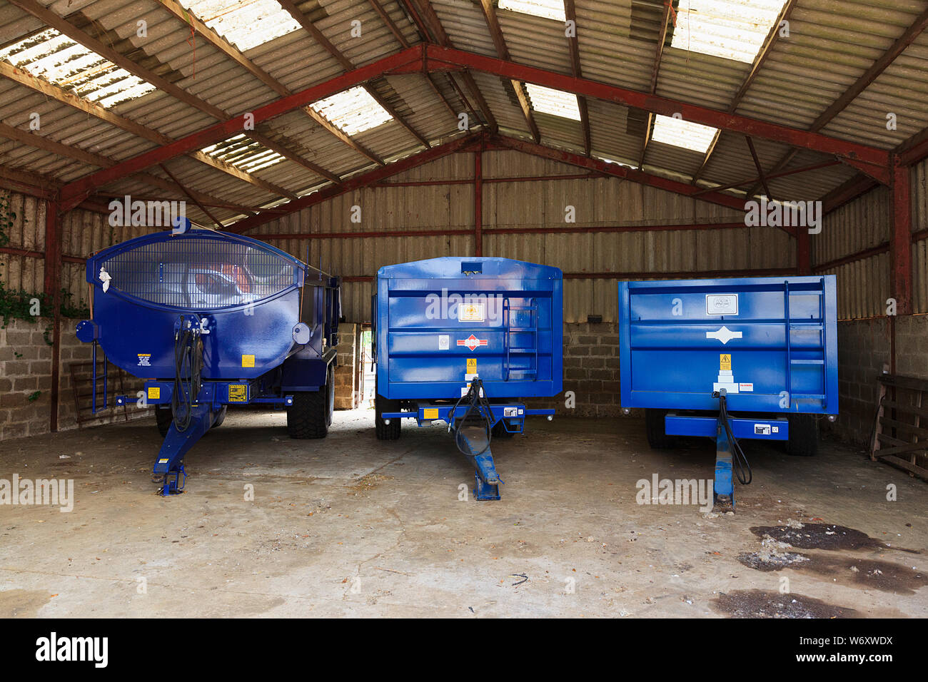 Portal frame hi-res stock photography and images - Alamy