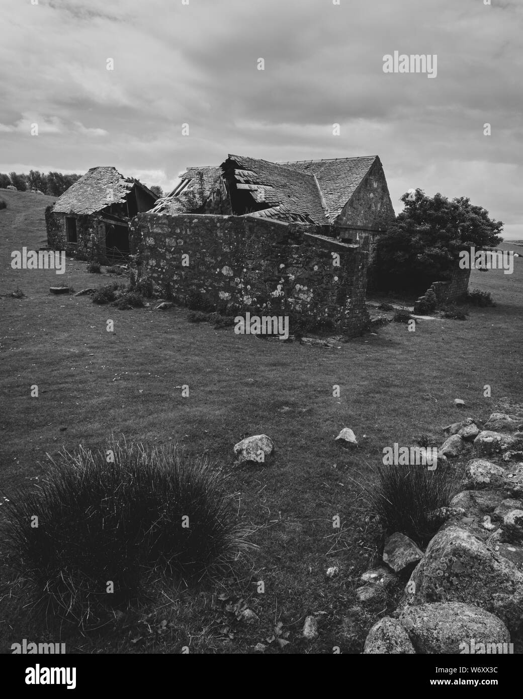 Home farm cottage Black and White Stock Photos & Images - Alamy
