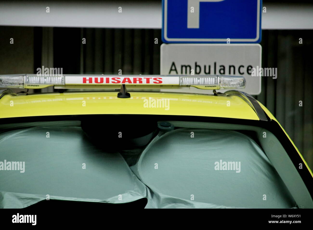 Special urgent cars for doctors to drive to patients, driven bij ...