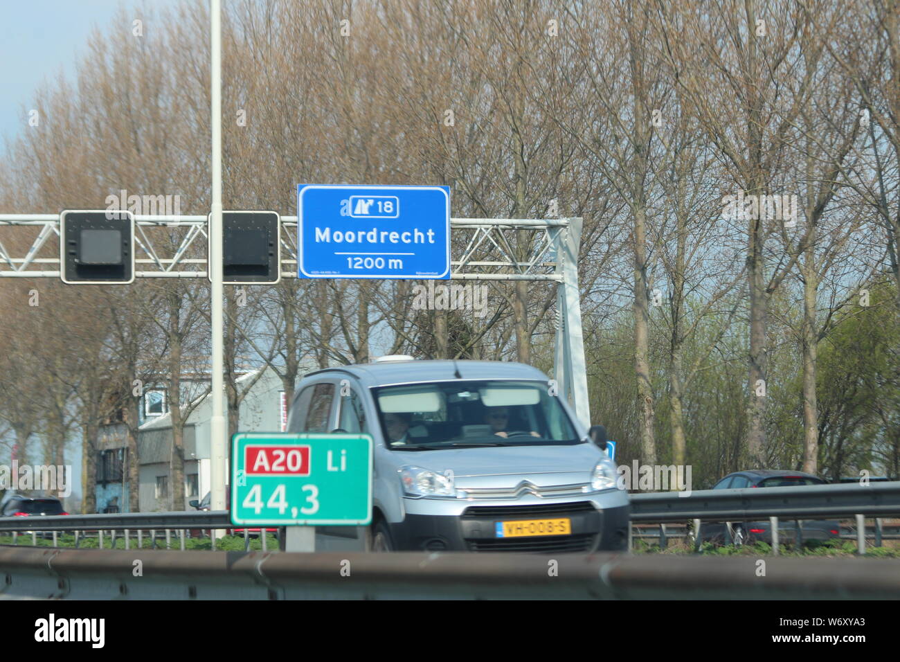 Speed and distance sign in the shoulder of motorway A20 at 44,3 left ...