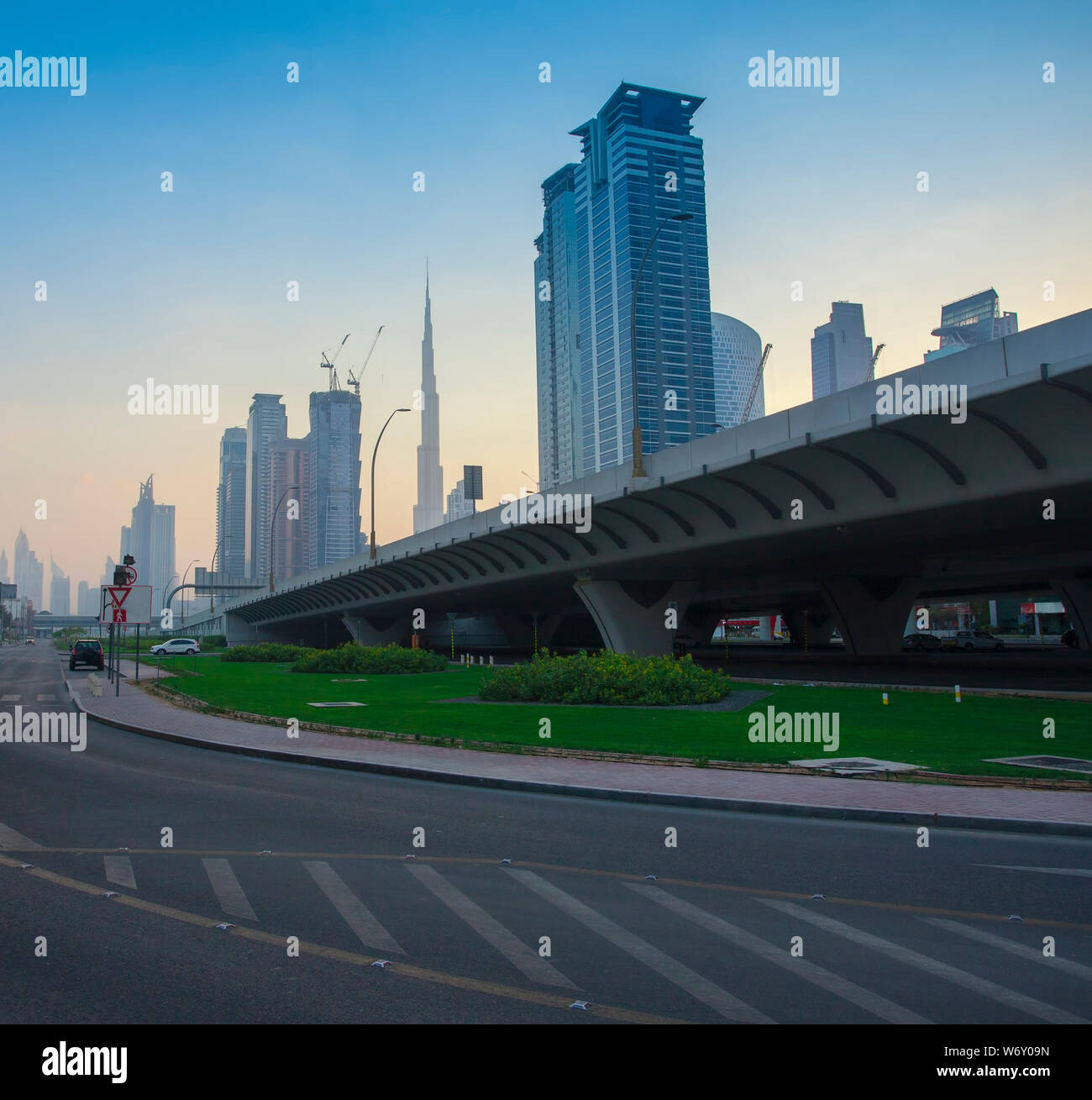 Emirati student class hi-res stock photography and images - Alamy