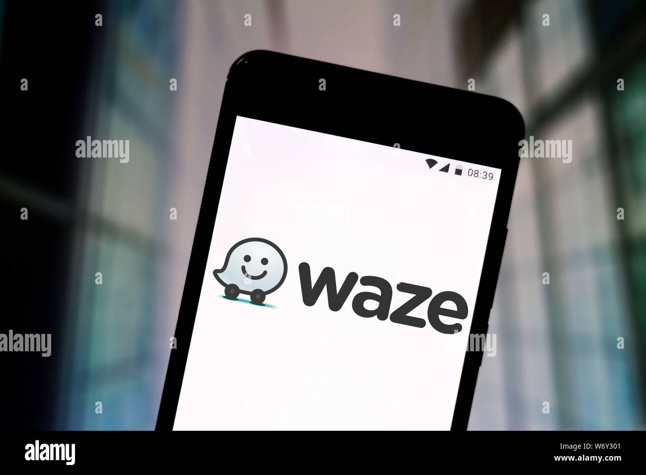 Waze logo hi-res stock photography and images - Alamy