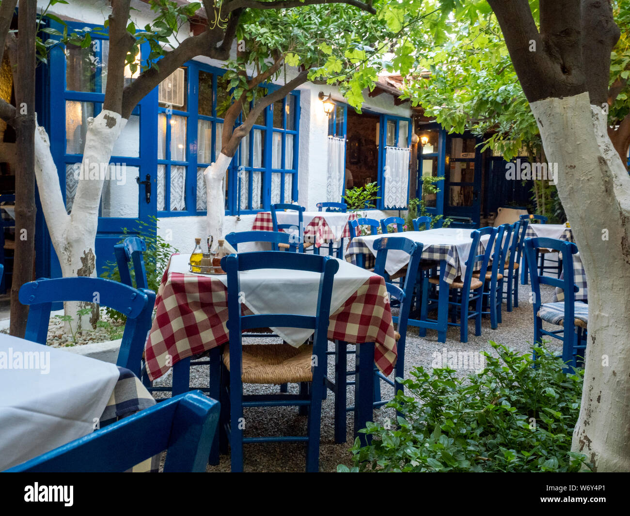 Baume restaurant hi-res stock photography and images - Alamy