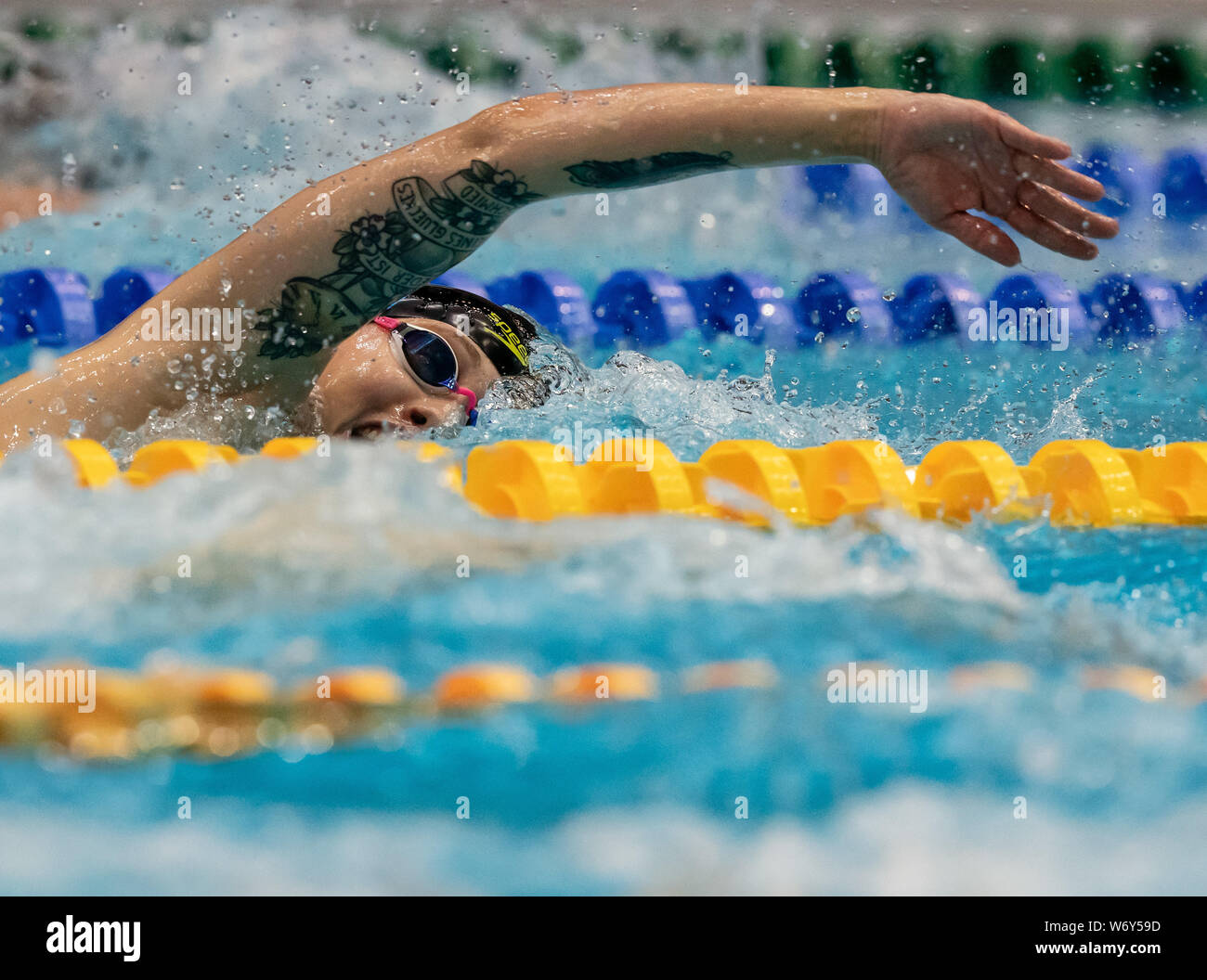 Women 200m freestyle final hi-res stock photography and images - Alamy