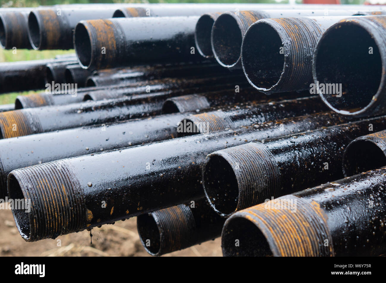 Drilling of oil and gas wells. Drill pipe inspection. Tubing for oil ...