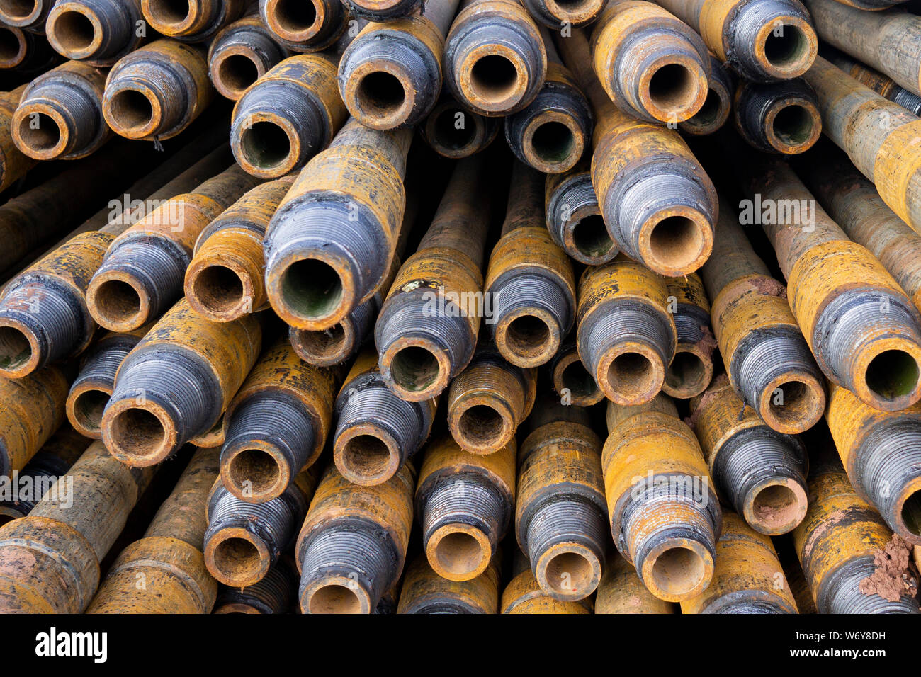 Drilling of oil and gas wells. Drill pipe inspection. Tubing for oil ...