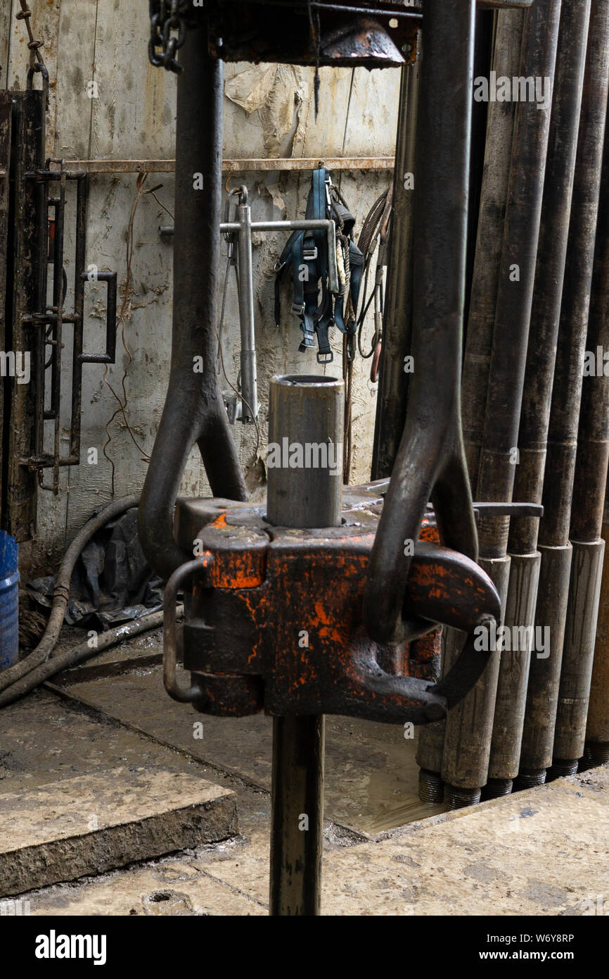 Jack up drilling rig hi-res stock photography and images - Alamy