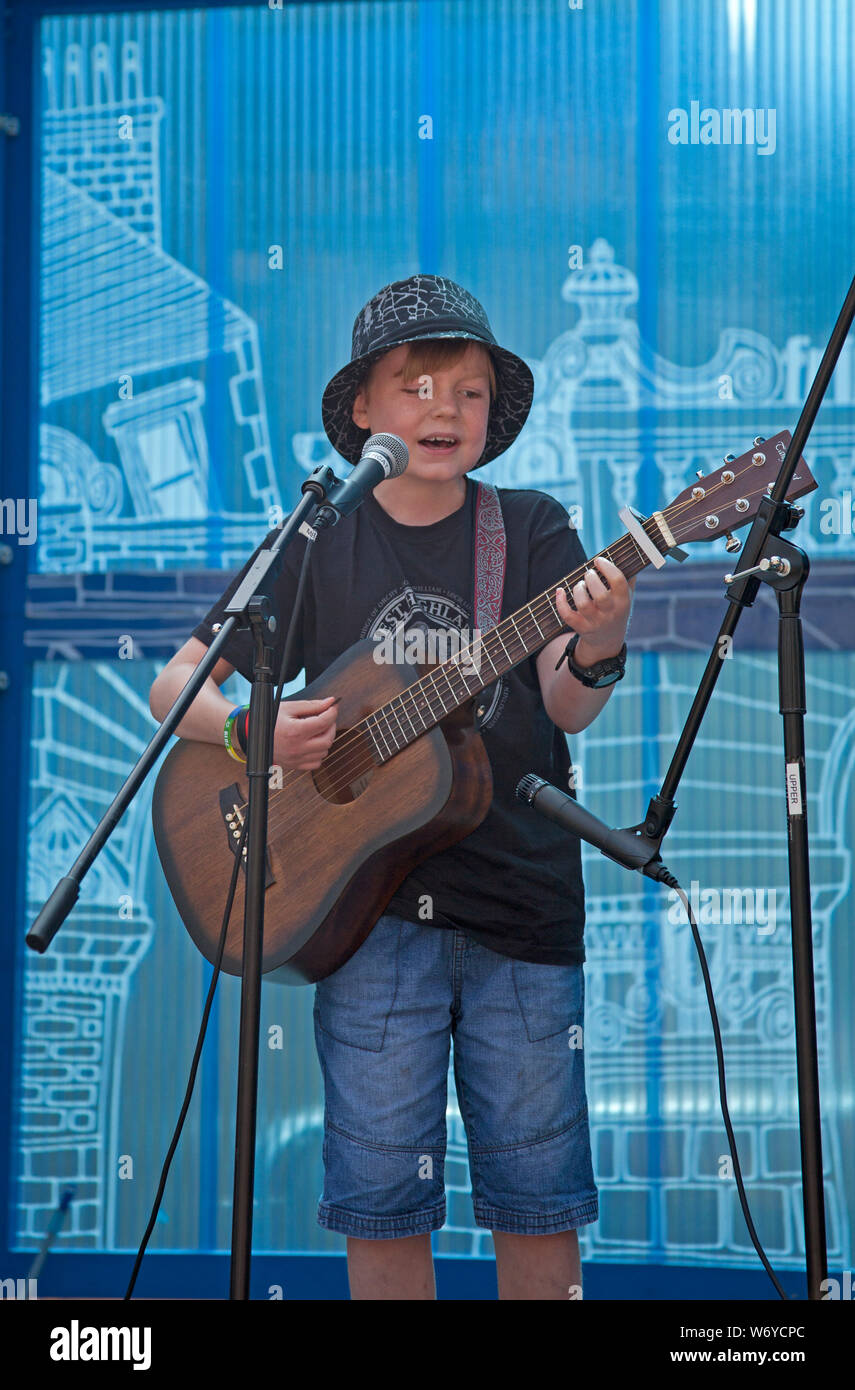 Appreciative Audience High Resolution Stock Photography and Images - Alamy