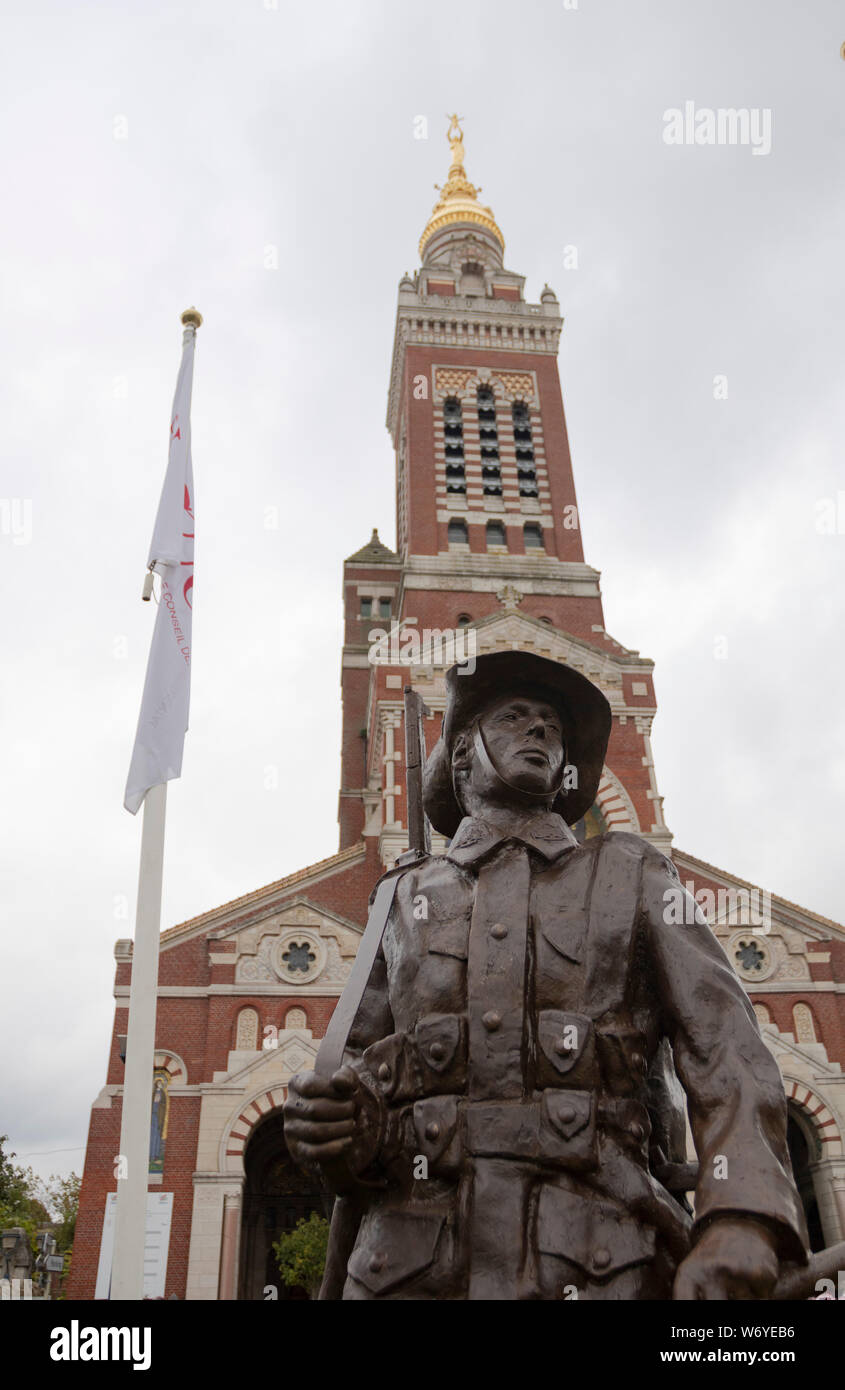 Anzac soldiers silhouette hi-res stock photography and images - Alamy