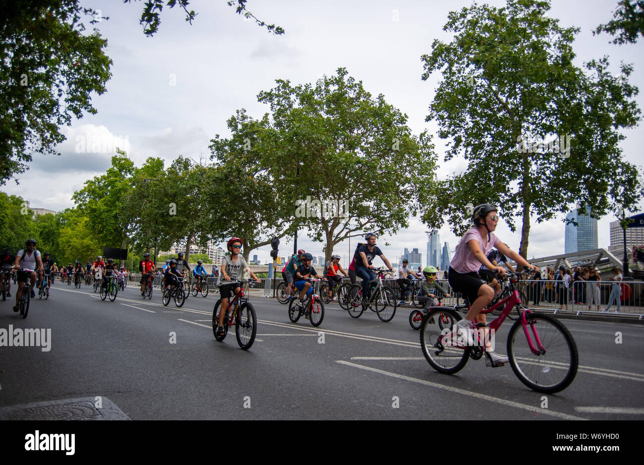 Ride london freecycle hi-res stock photography and images - Alamy