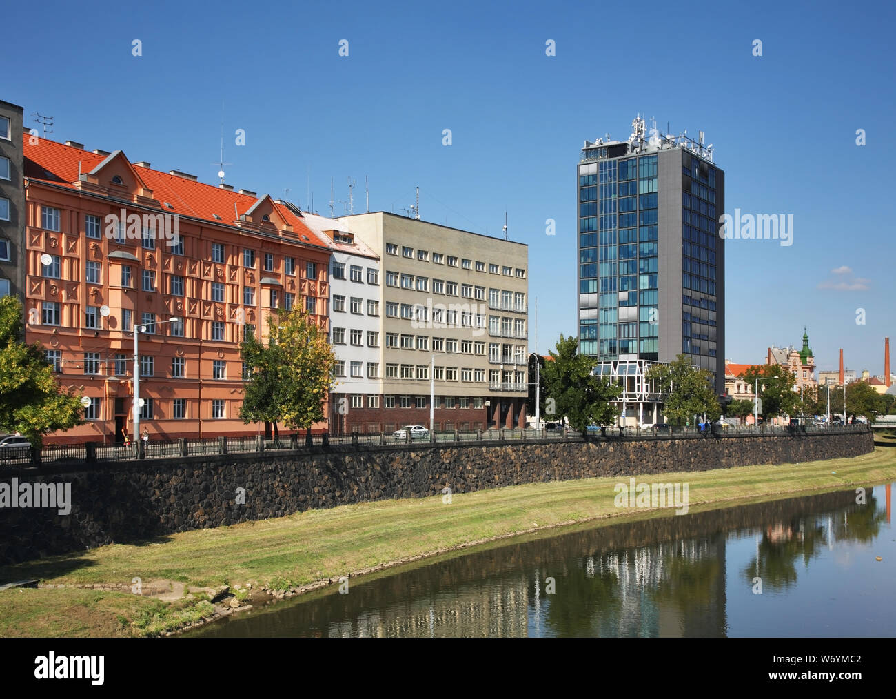 English embankment hi-res stock photography and images - Alamy