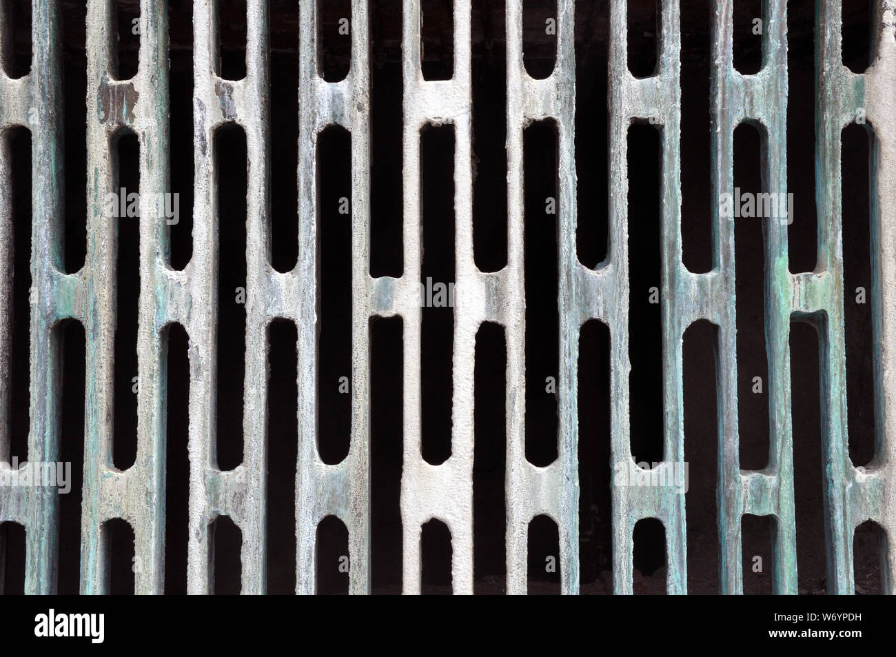 Grunge rusty metal grid. Framed with a noble patina. Blank for ...