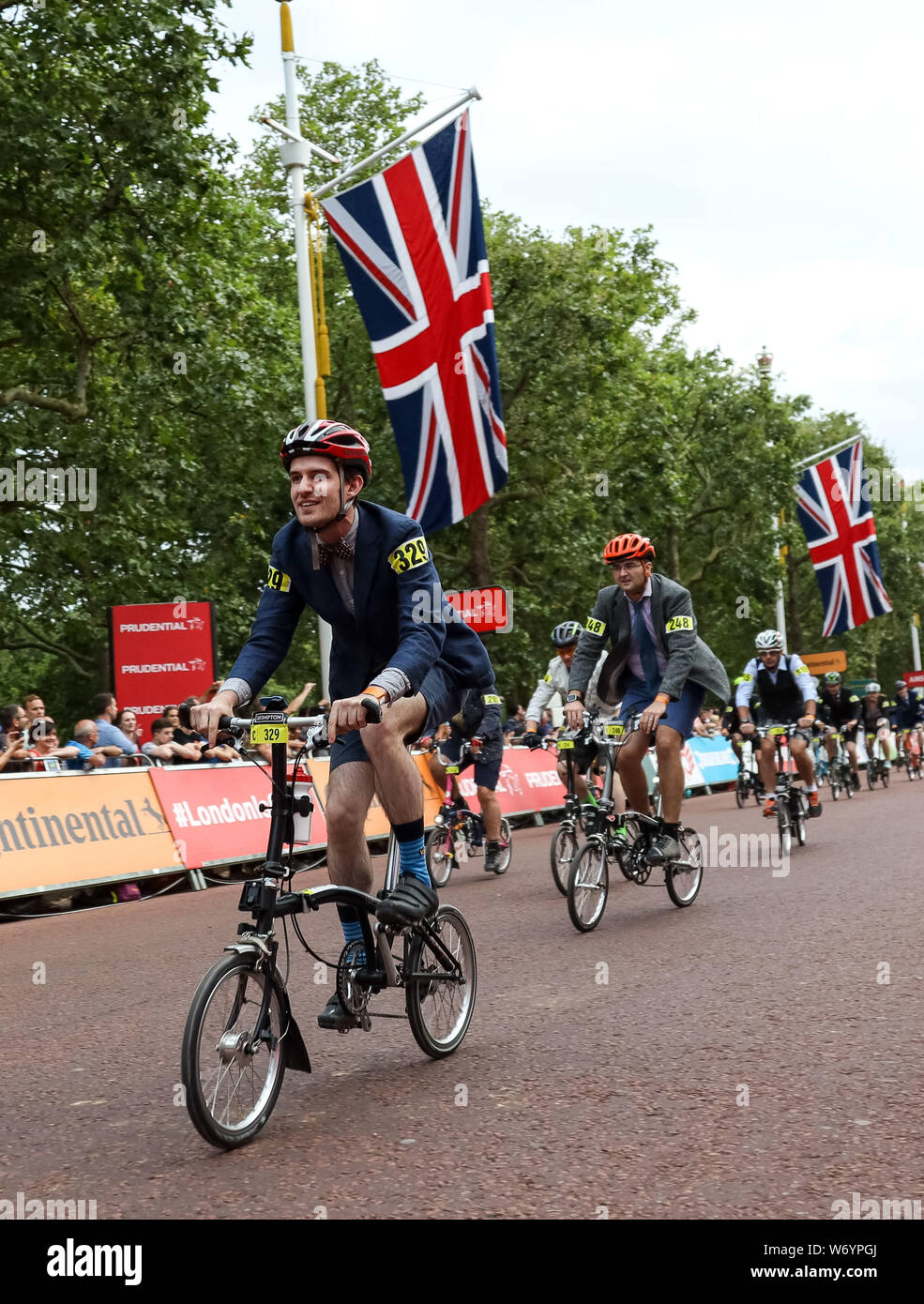 Action from the Brompton race on day one of the 2019 Prudential ...