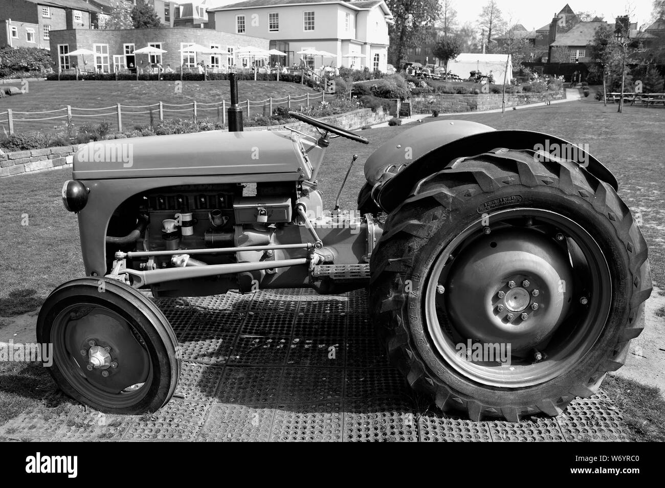 Ford n series tractor hi-res stock photography and images - Alamy