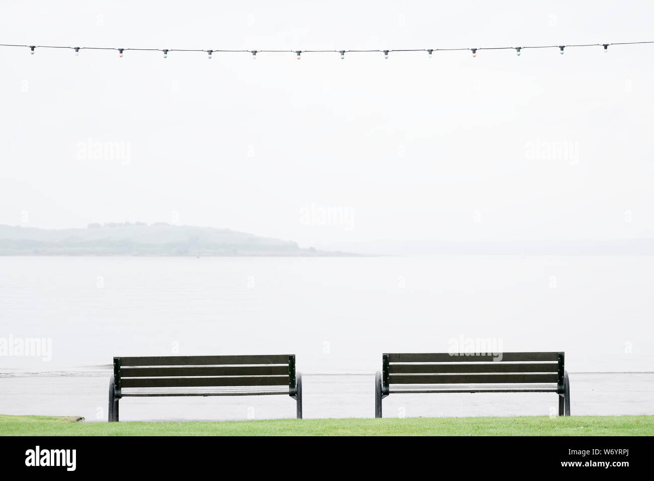 Empty seaside seats benches hi-res stock photography and images - Alamy