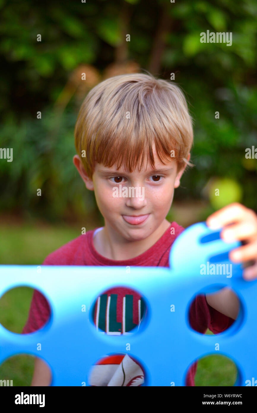 Connect 4 game hi-res stock photography and images - Alamy