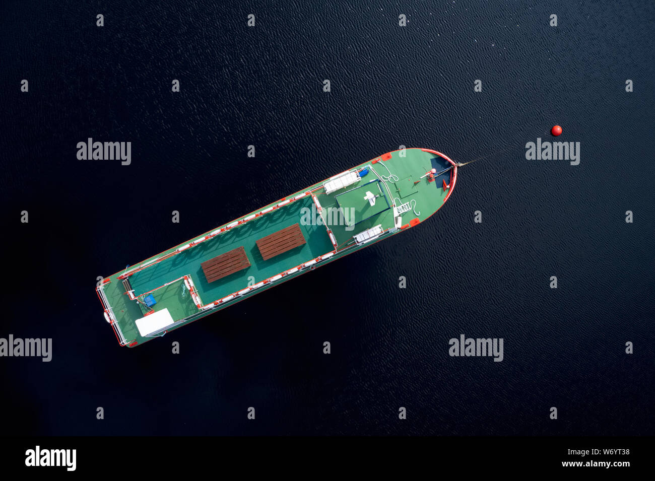 Aerial birdseye view tourist boat hi-res stock photography and images ...