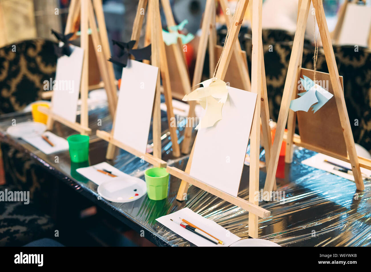 group lesson in drawing in art school Stock Photo - Alamy