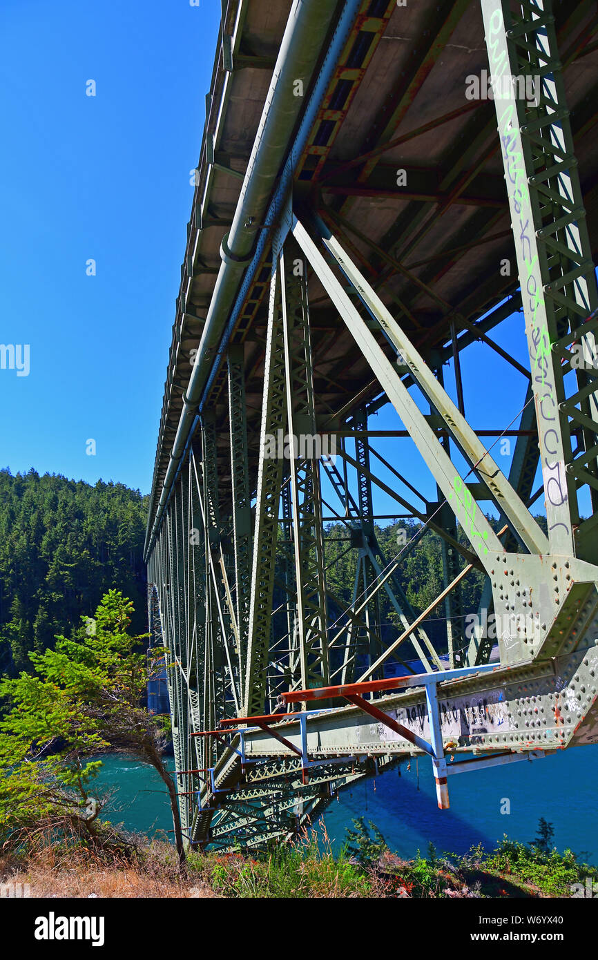 The iconic Deception Pass Bridge near Whidbey Island, Washington Stock ...