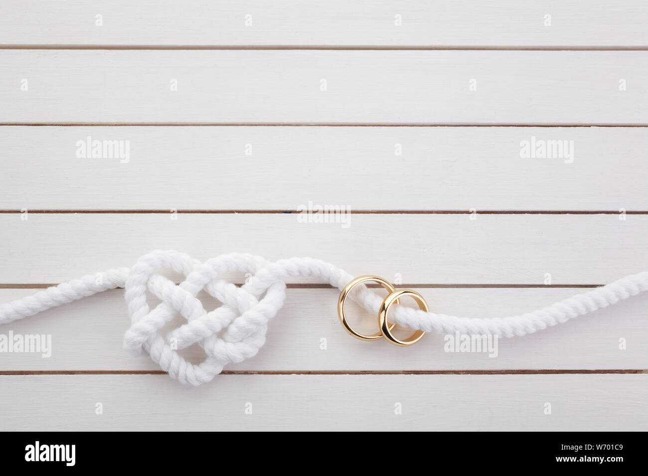 Double wedding ring hi-res stock photography and images - Alamy