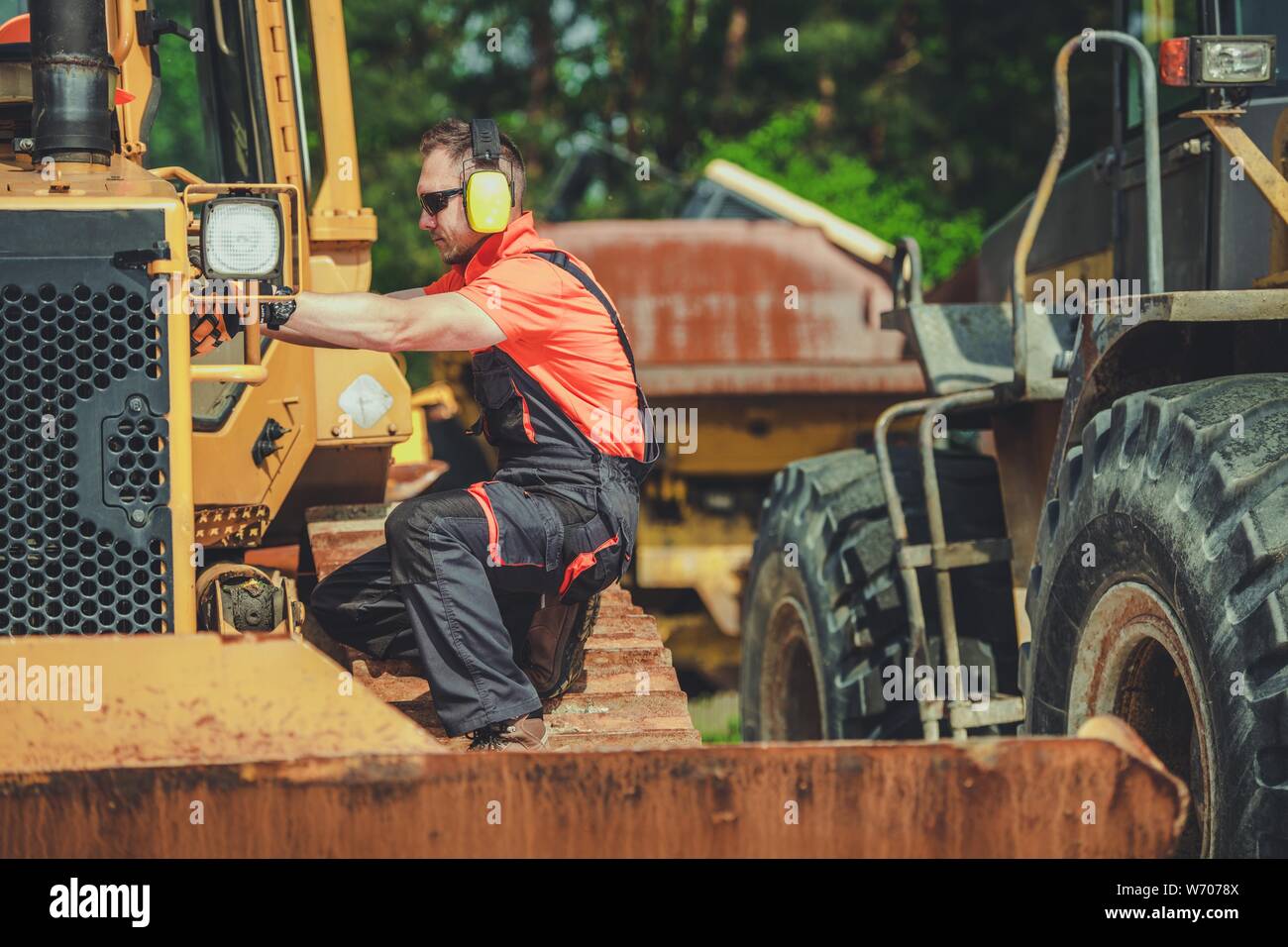 Mechanic on duty hi-res stock photography and images - Alamy