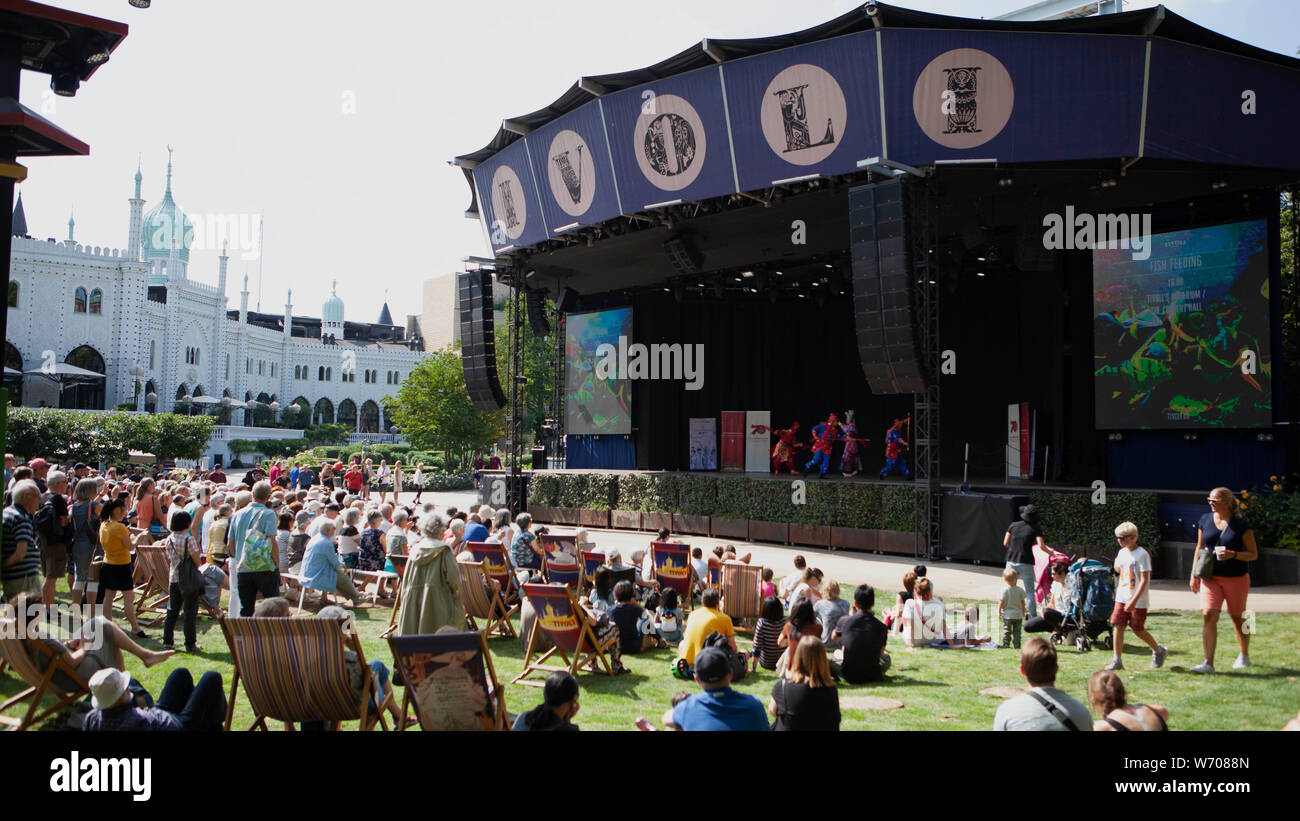 Copenhagen, Denmark. 3rd Aug, 2019. Spectators watch a Min Opera ...