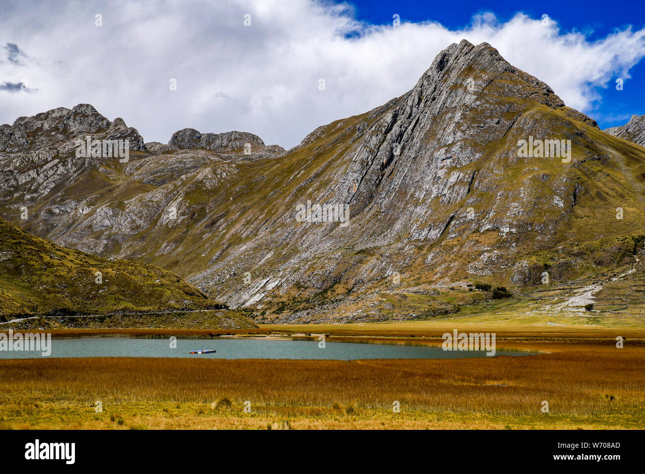 Panorama view of colorful andes mountains range in Peru Stock Photo - Alamy