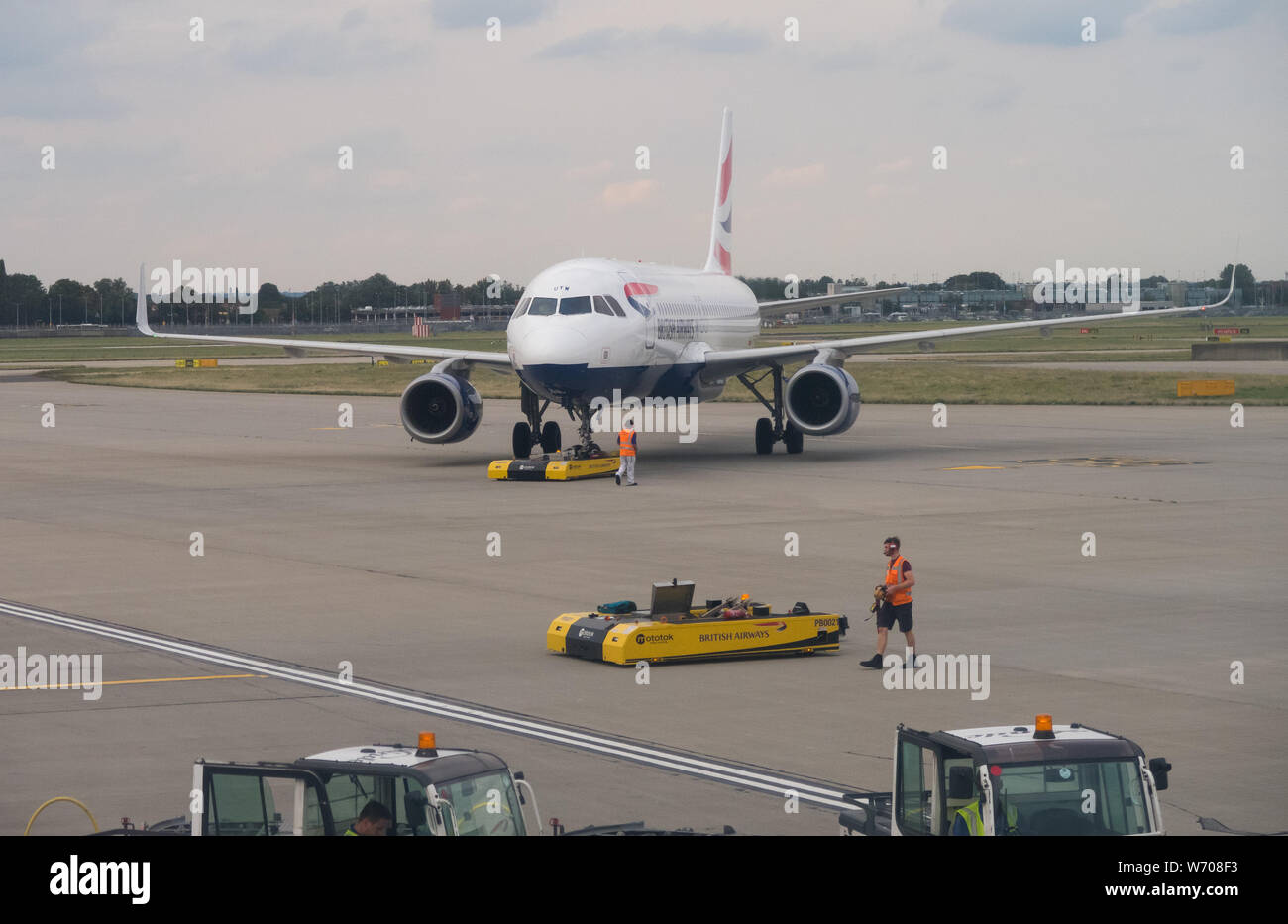 Remote control tug hi-res stock photography and images - Alamy