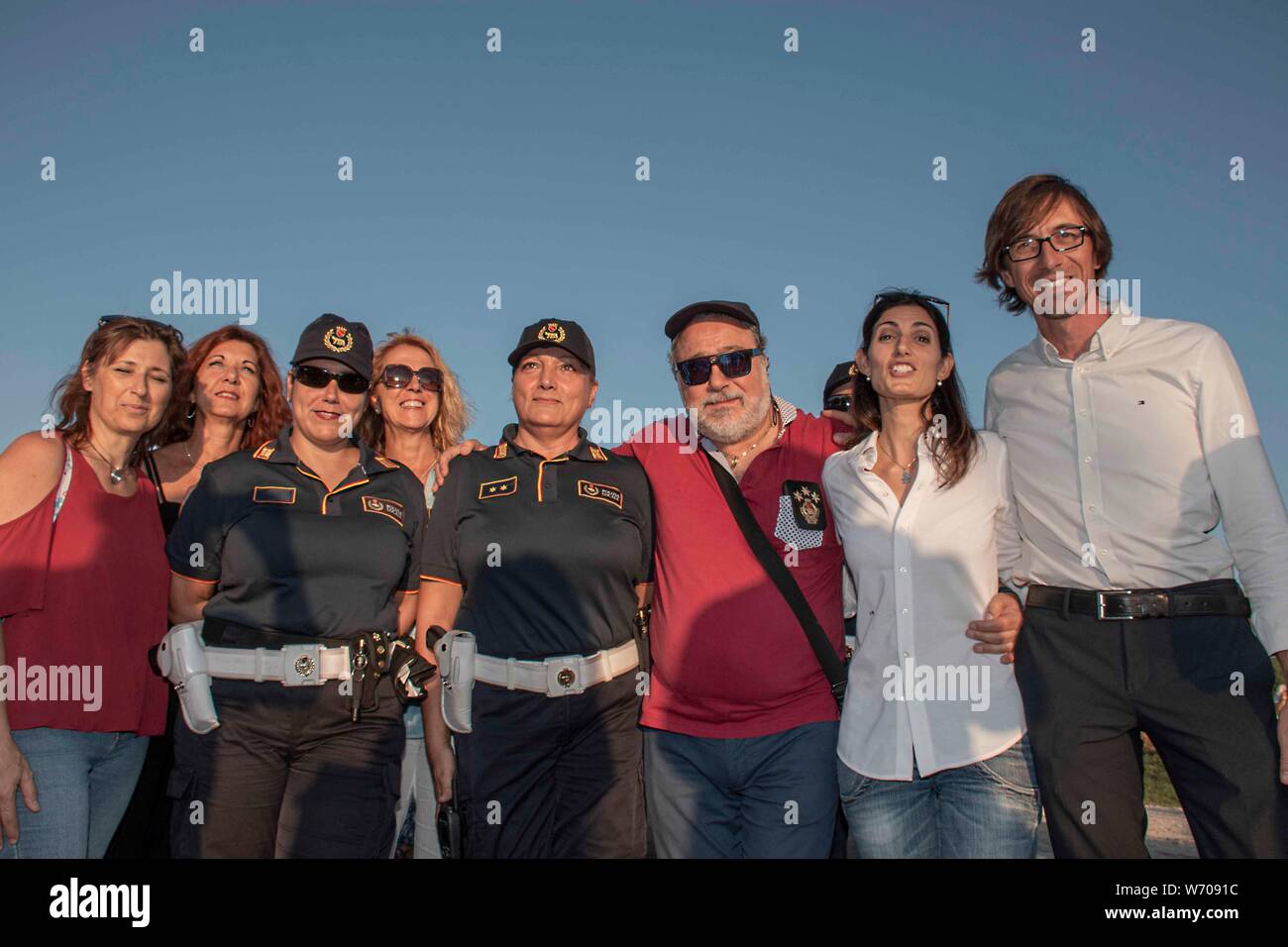 Virginia Raggi inaugurates the Tiberis beach Stock Photo - Alamy