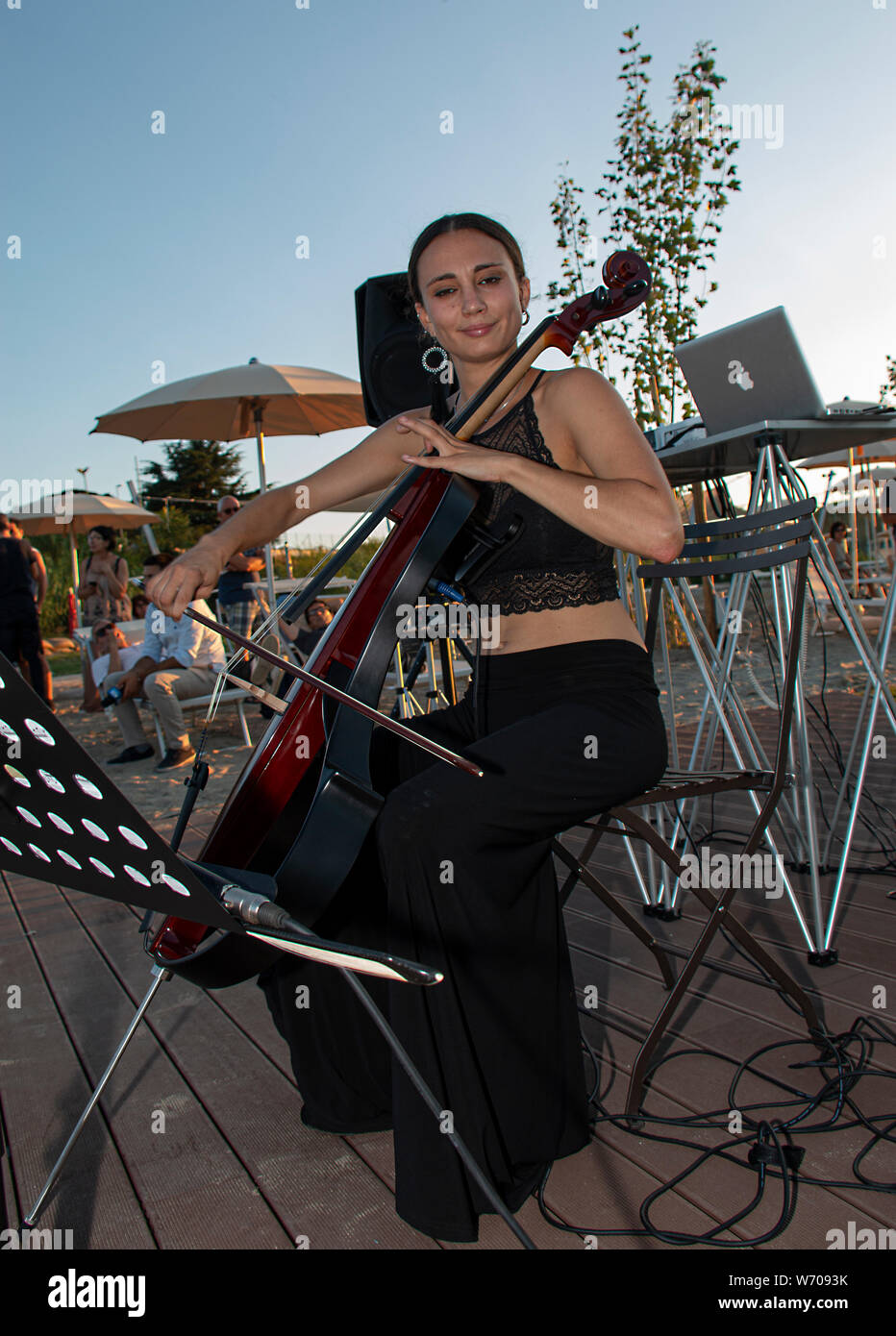 Virginia Raggi inaugurates the Tiberis beach Stock Photo - Alamy