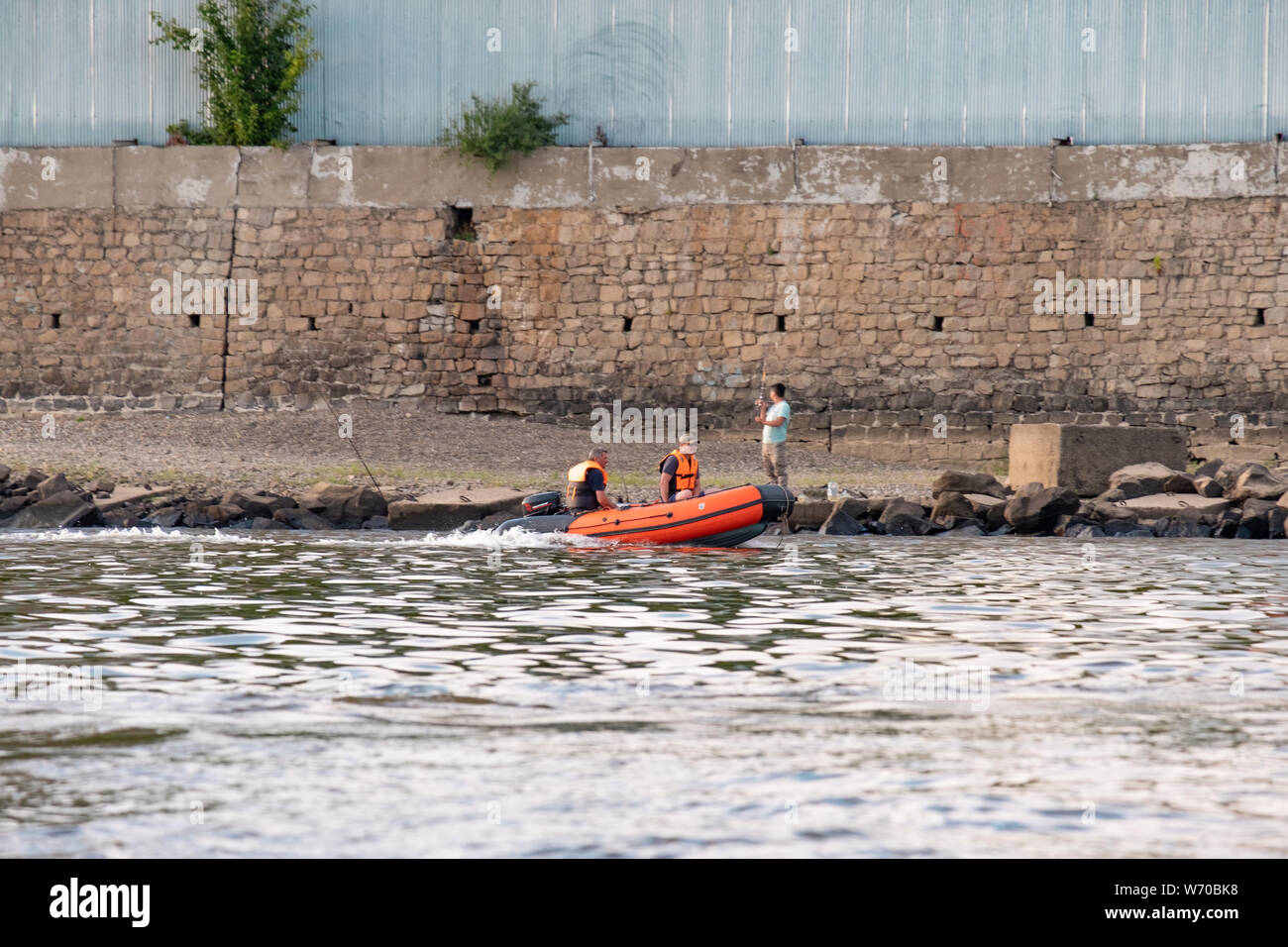 Floating tube boat hi-res stock photography and images - Alamy