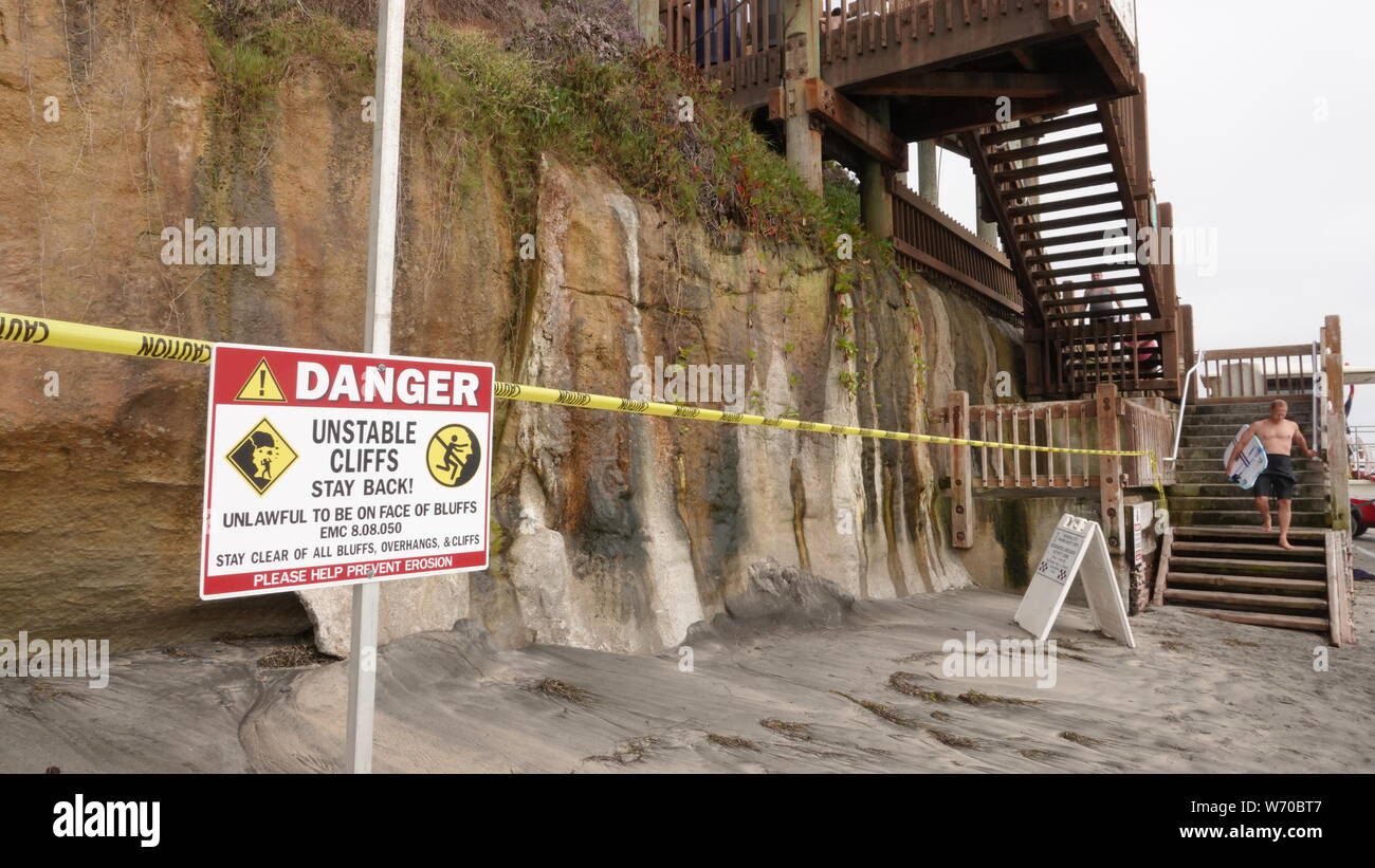 California cliff collapse hi-res stock photography and images - Alamy