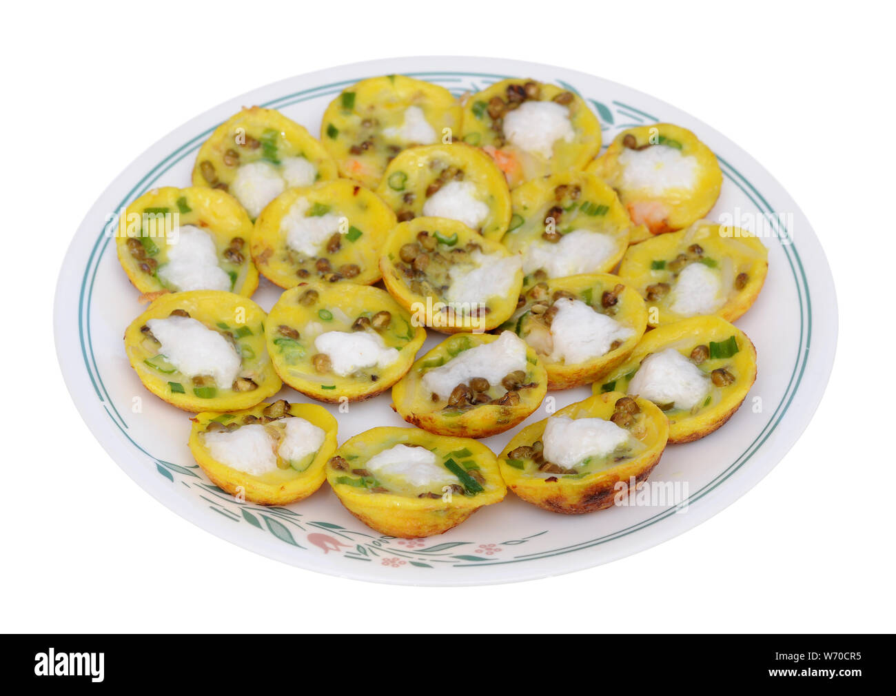 Vietnamese steamed rice pancake hi-res stock photography and images - Alamy