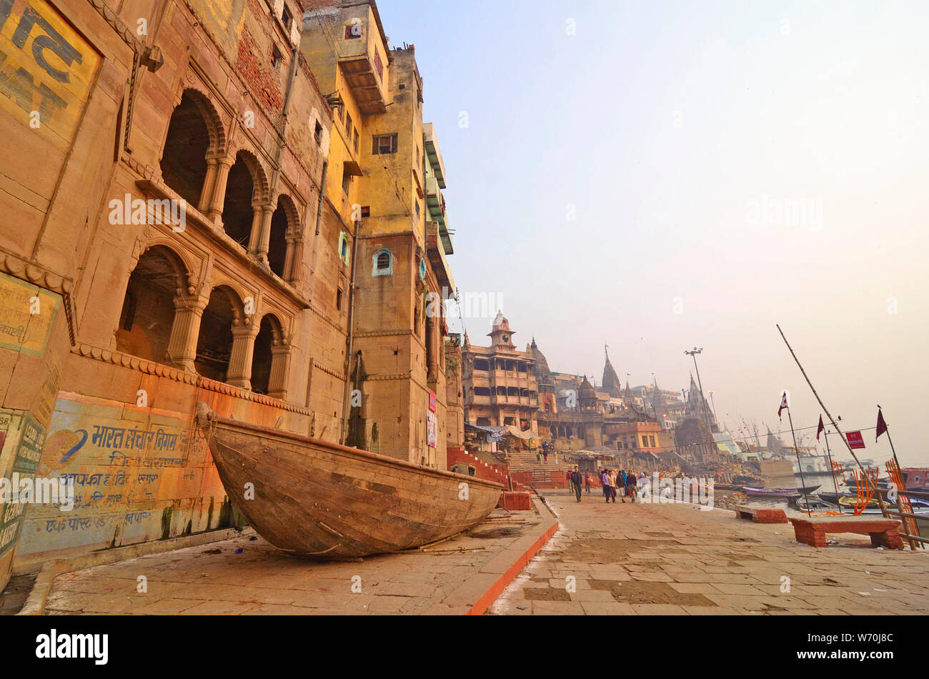 Manikarnika Ghat, Varanasi, Uttar Pradesh, India Stock Photo - Alamy