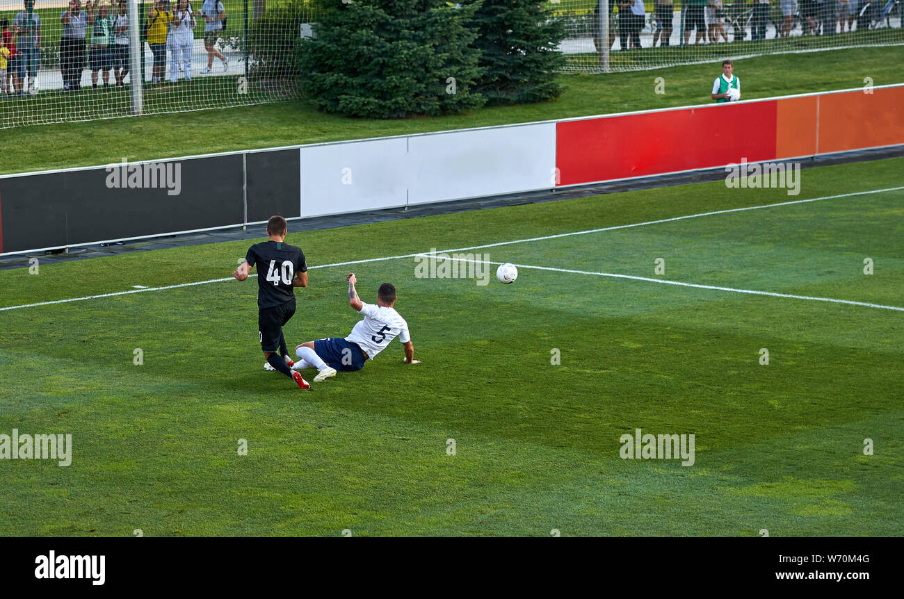 Sport football player head head shot hi-res stock photography and ...