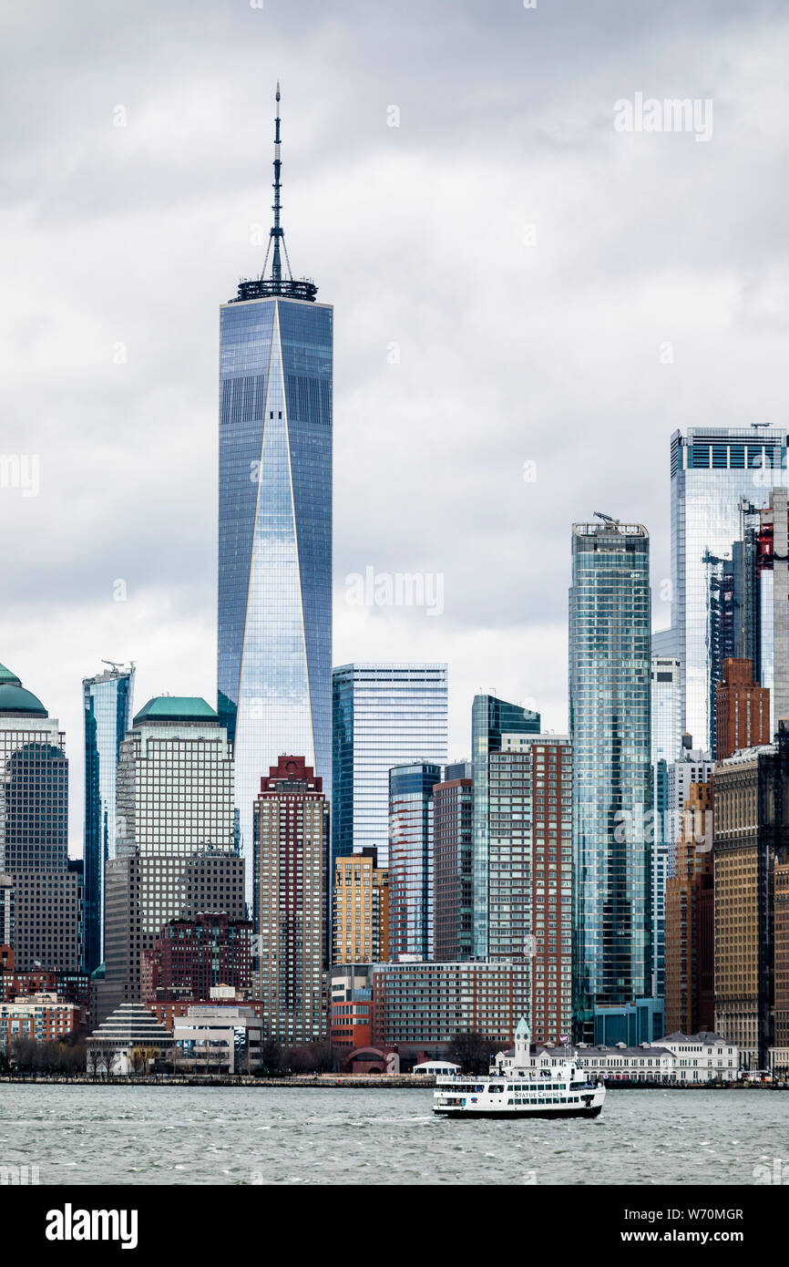 New york skyscraper freedom tower hi-res stock photography and images ...