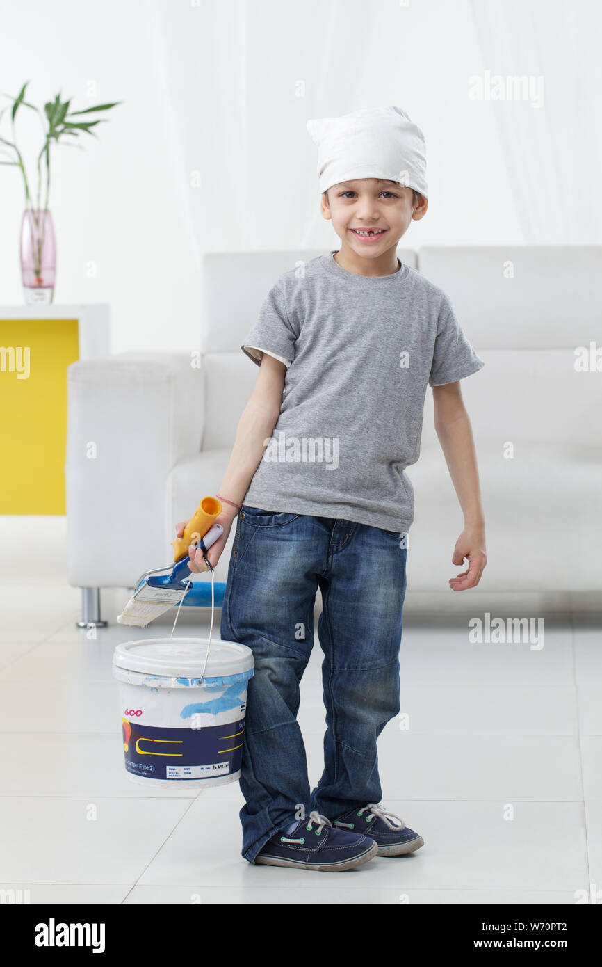 Carrying paint hi-res stock photography and images - Alamy