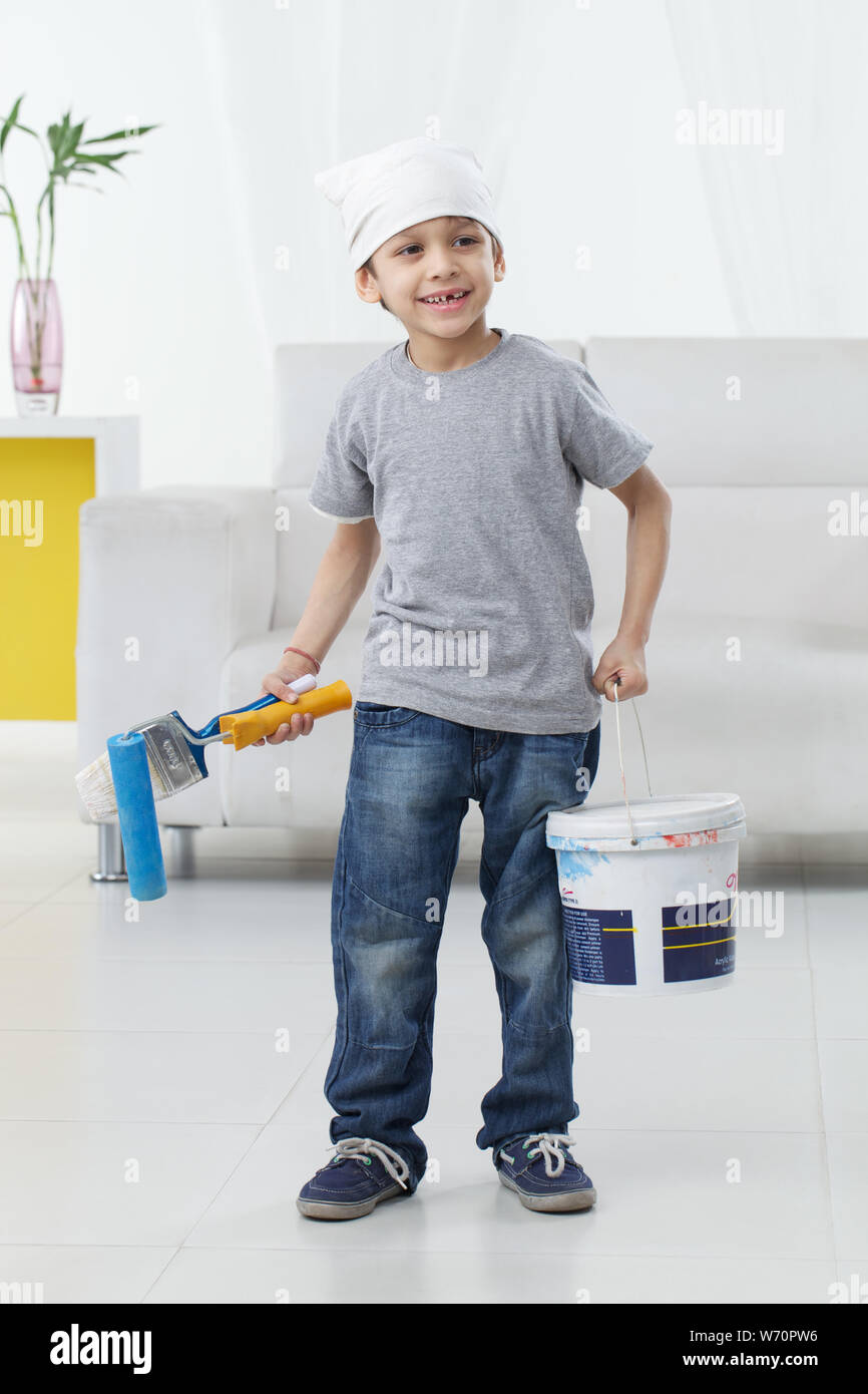 Carrying paint hi-res stock photography and images - Alamy