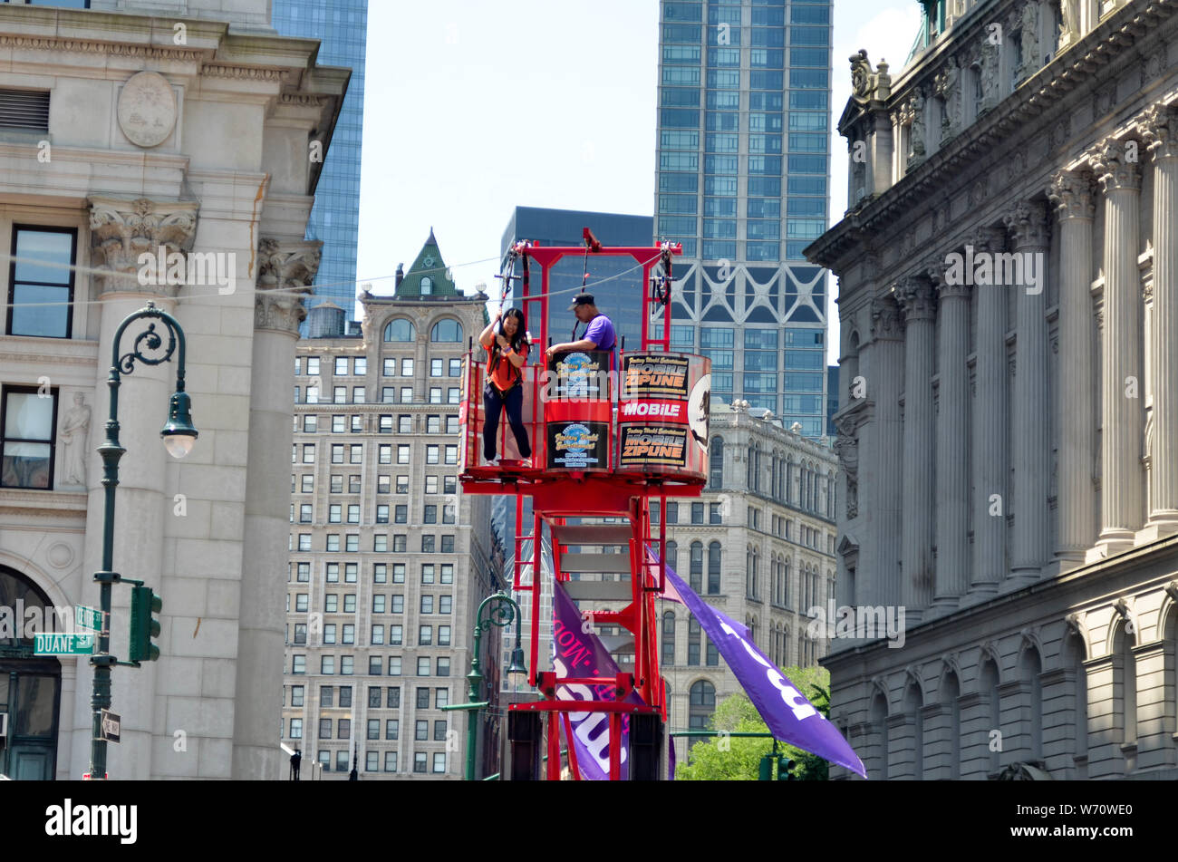 Nyc summer sreets hi-res stock photography and images - Alamy