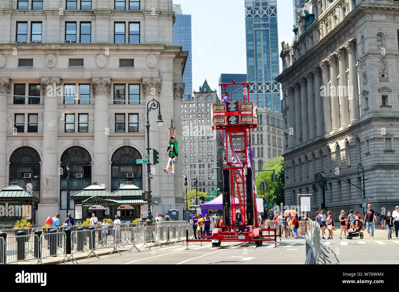 Nyc summer sreets hi-res stock photography and images - Alamy