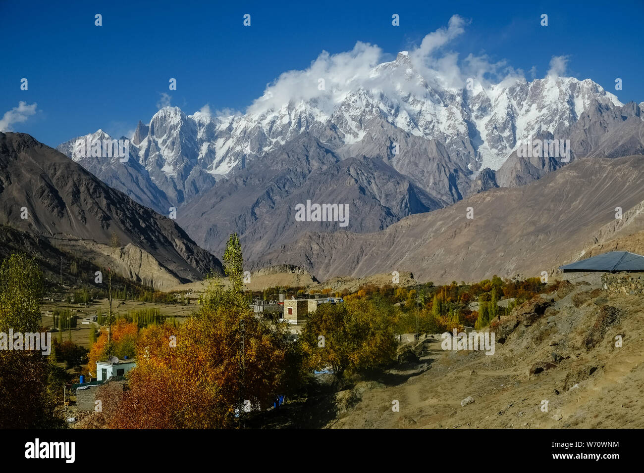 Alpine climbing in pakistan hi-res stock photography and images - Alamy