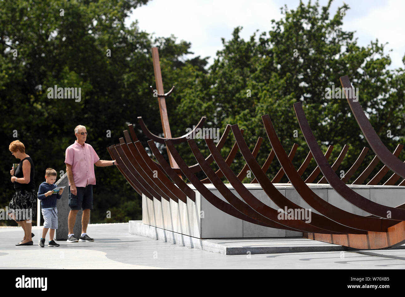 Steel trusts hi-res stock photography and images - Alamy