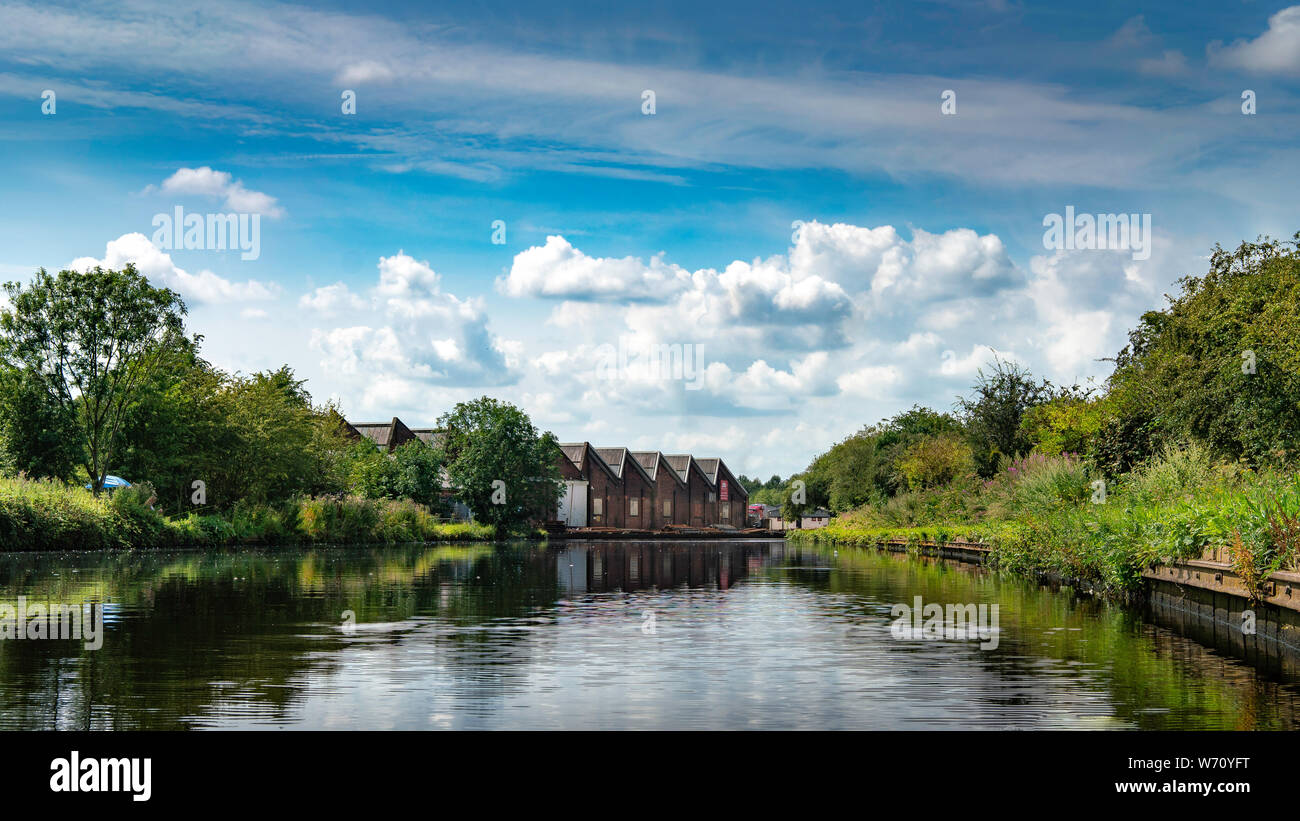 Rotherham canal hi-res stock photography and images - Alamy