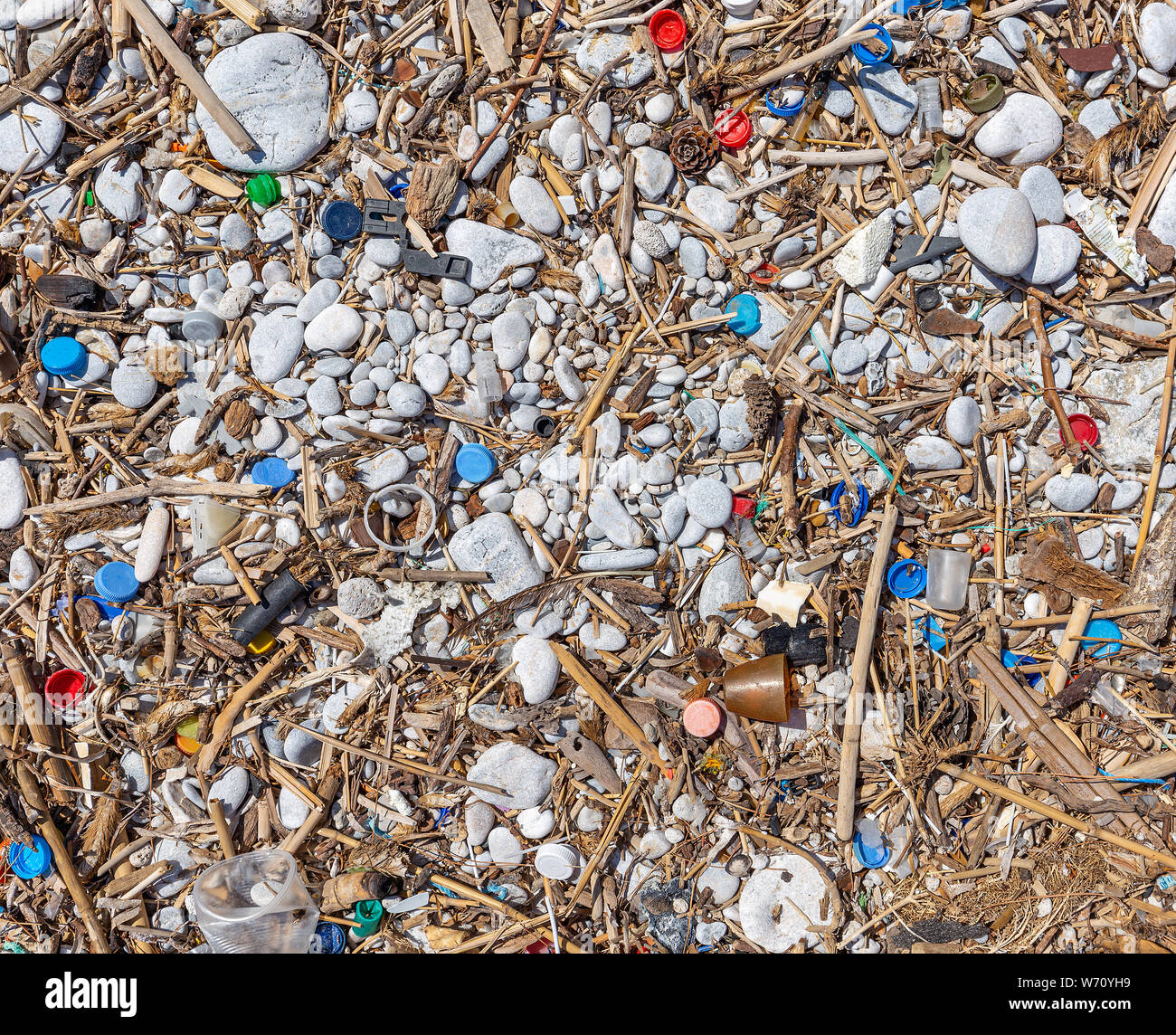 Beach pollution. Plastic and other trash on sea beach Stock Photo - Alamy