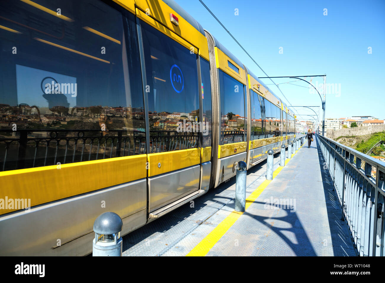 Portugal, Porto, Douro River, Luis I Bridge, Metro do Porto, commuter ...
