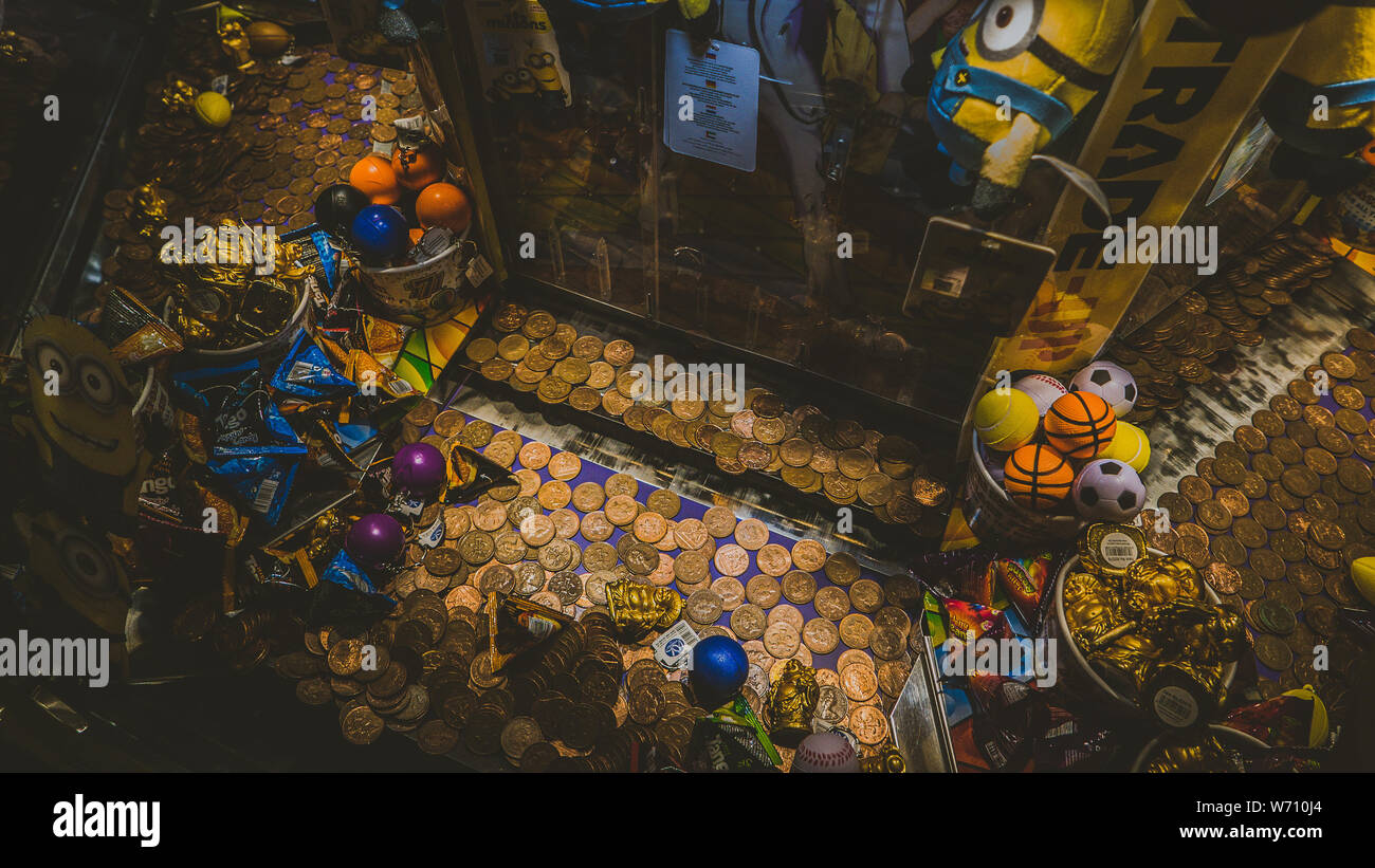 Coin shuffle machine hi-res stock photography and images - Alamy