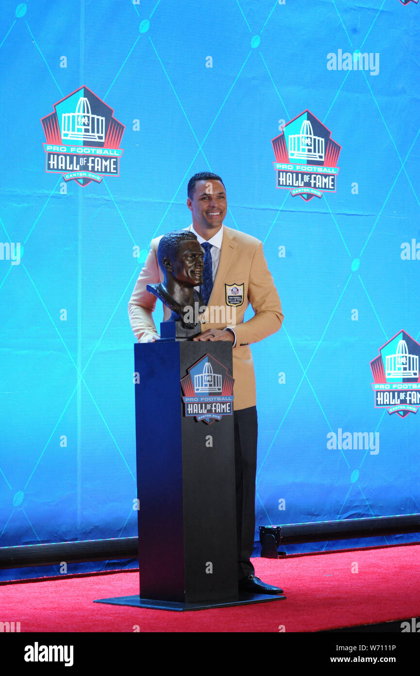 Tony gonzalez hall of fame hi-res stock photography and images - Alamy