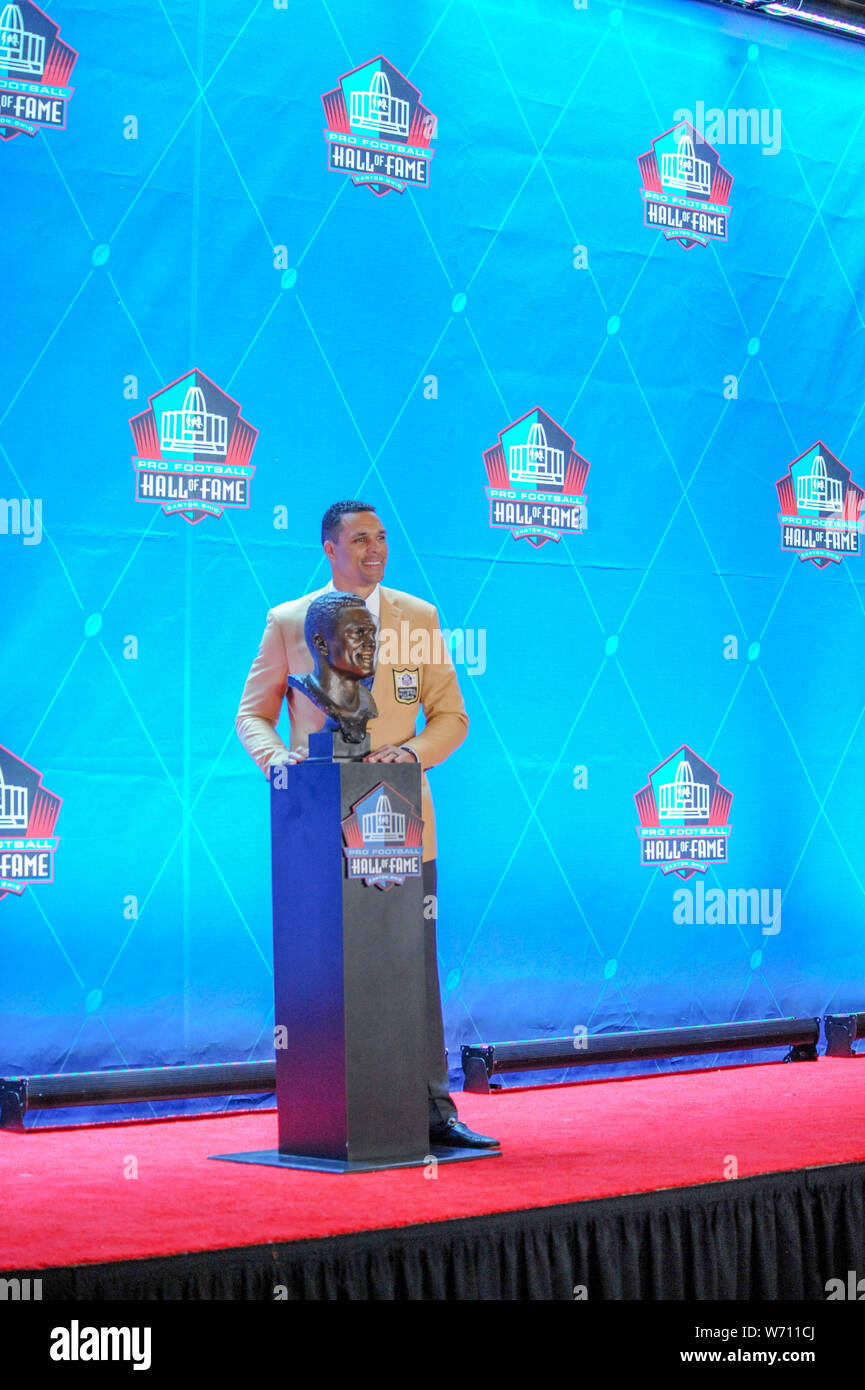 Tony gonzalez hall of fame hi-res stock photography and images - Alamy